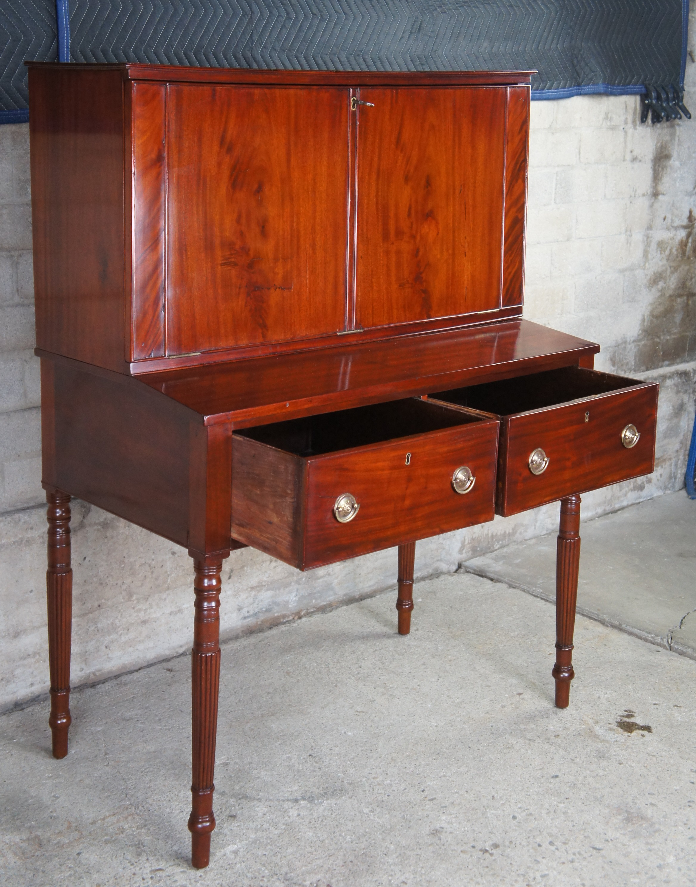 Federal secretary desk store