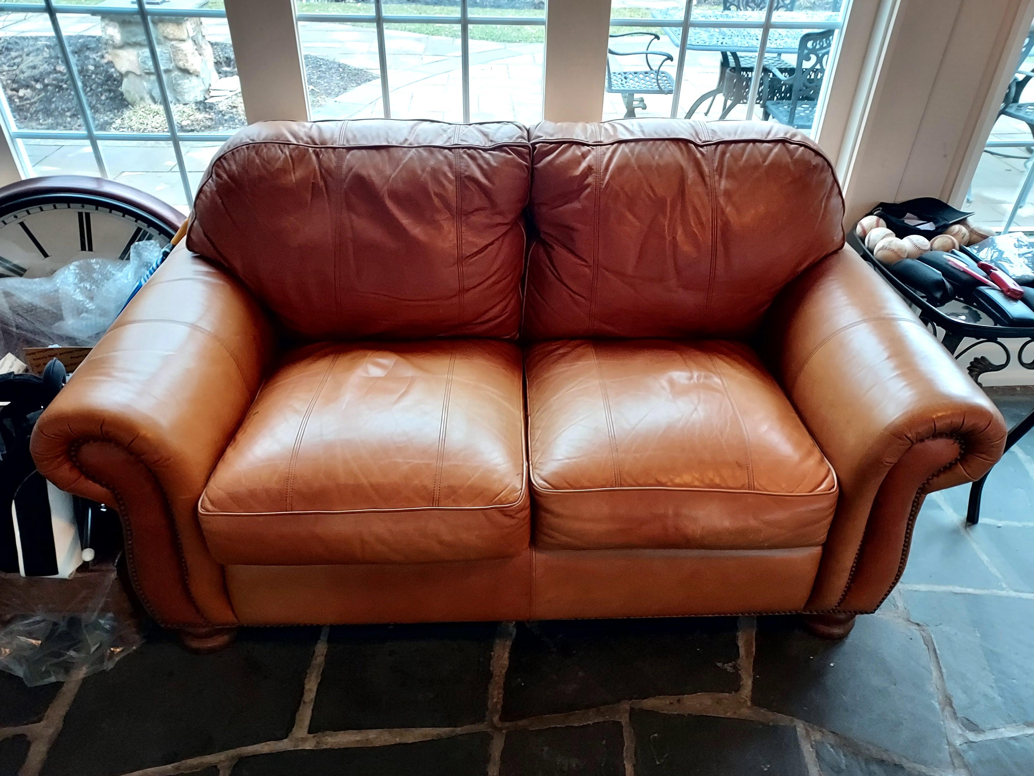 Thomasville Leather Sofa | Baci Living Room