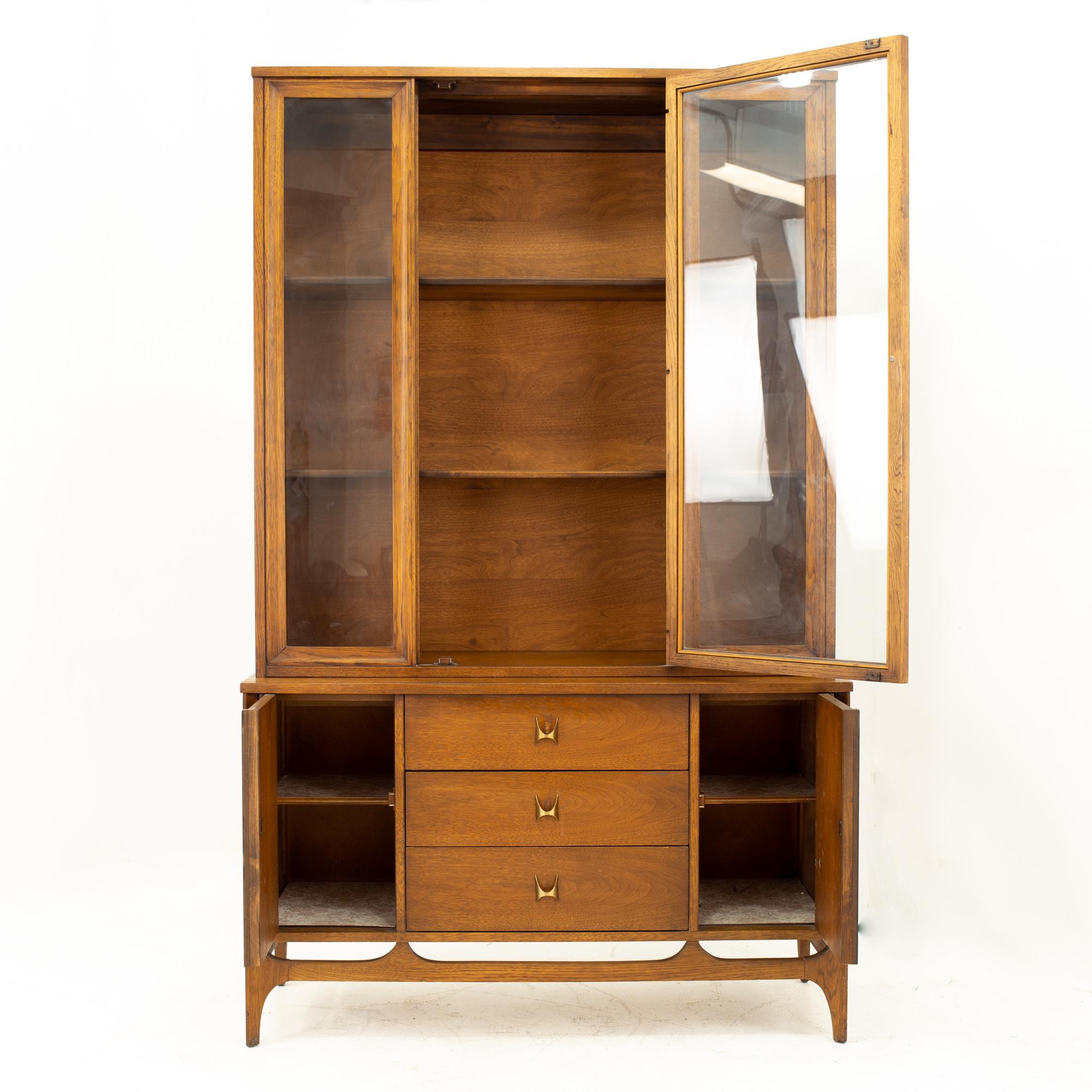 Broyhill Brasilia Display Cabinet | Cabinets Matttroy
