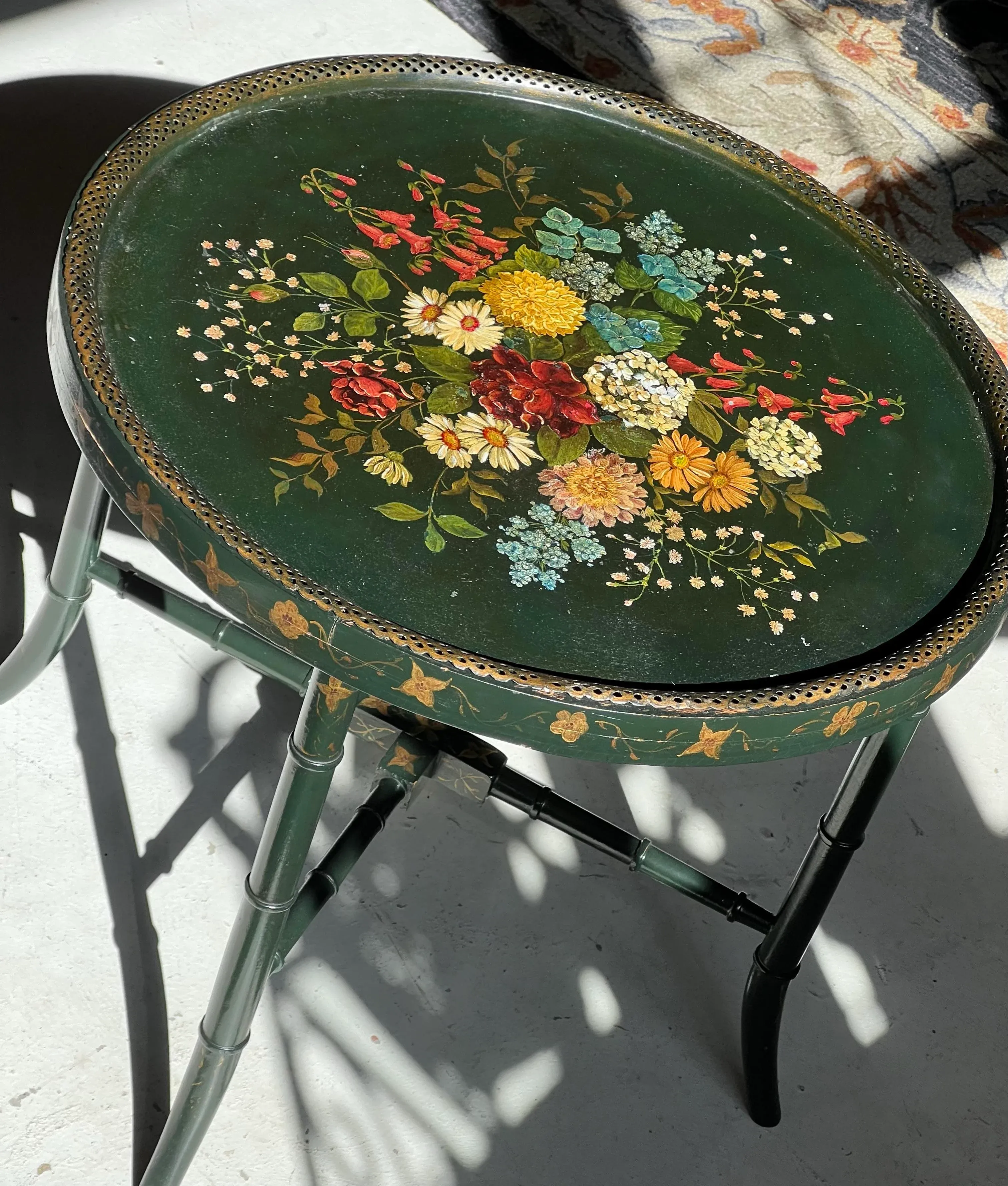 Tole tray table store