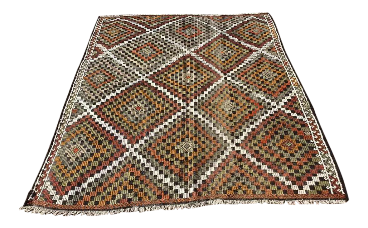 1960s Diamond Pattern Turkish Kilim Rug- 6′8″ × 8′2″ | Chairish