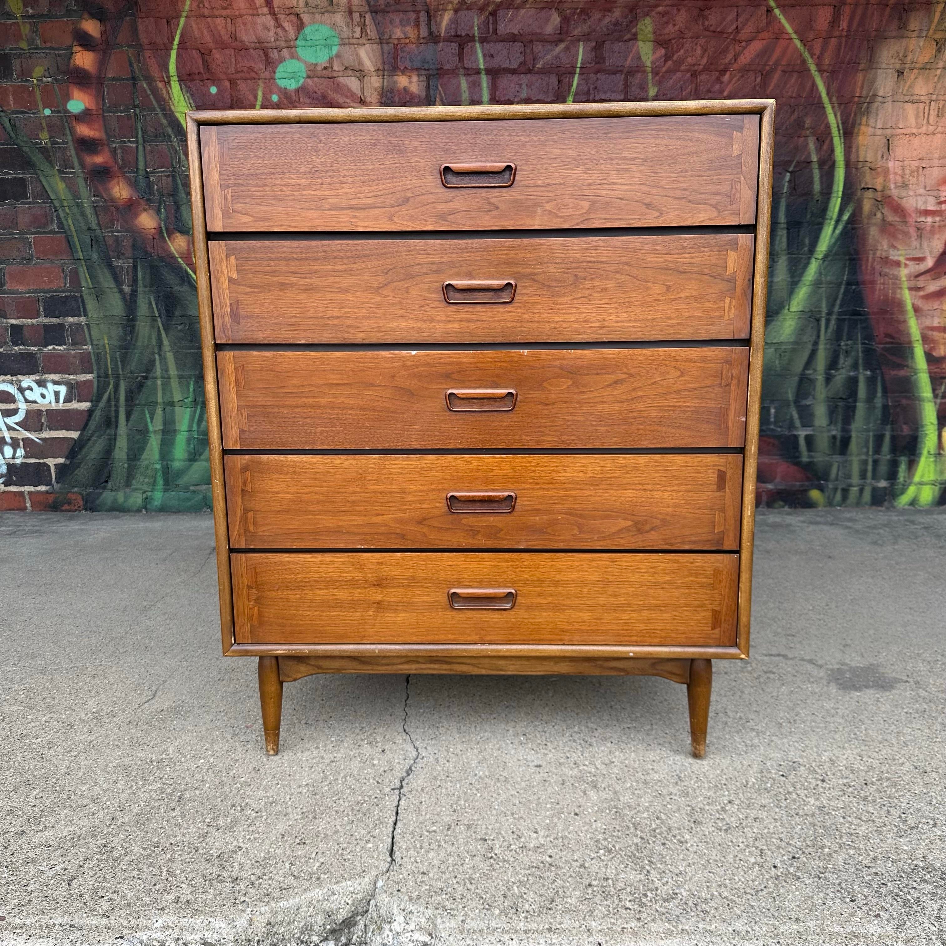 Lane Acclaim 5 Drawer Tall Dresser