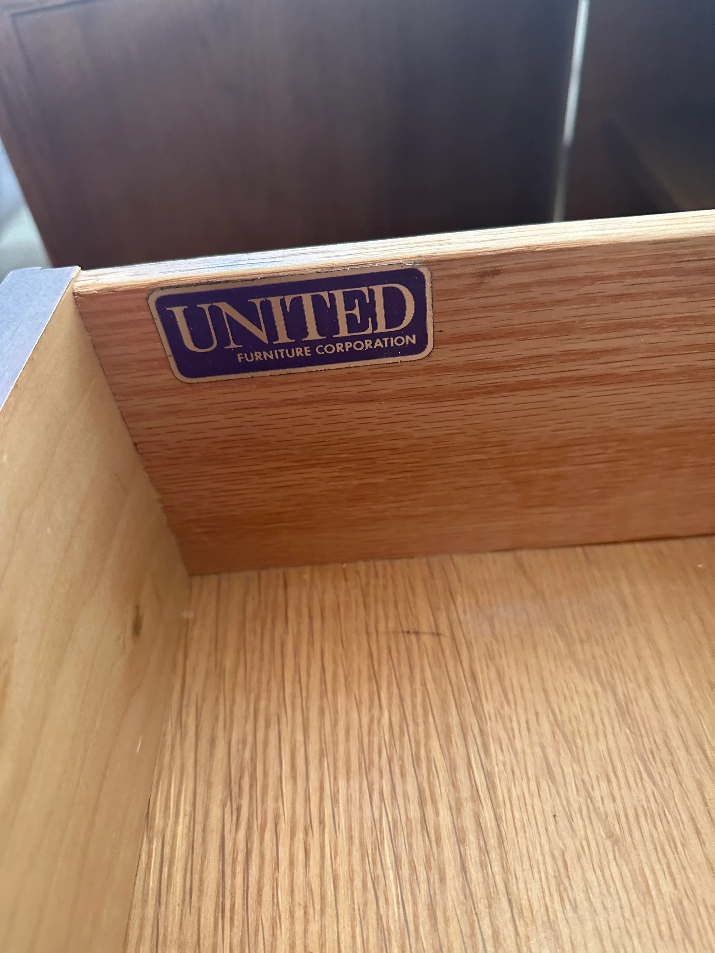 United furniture corporation store