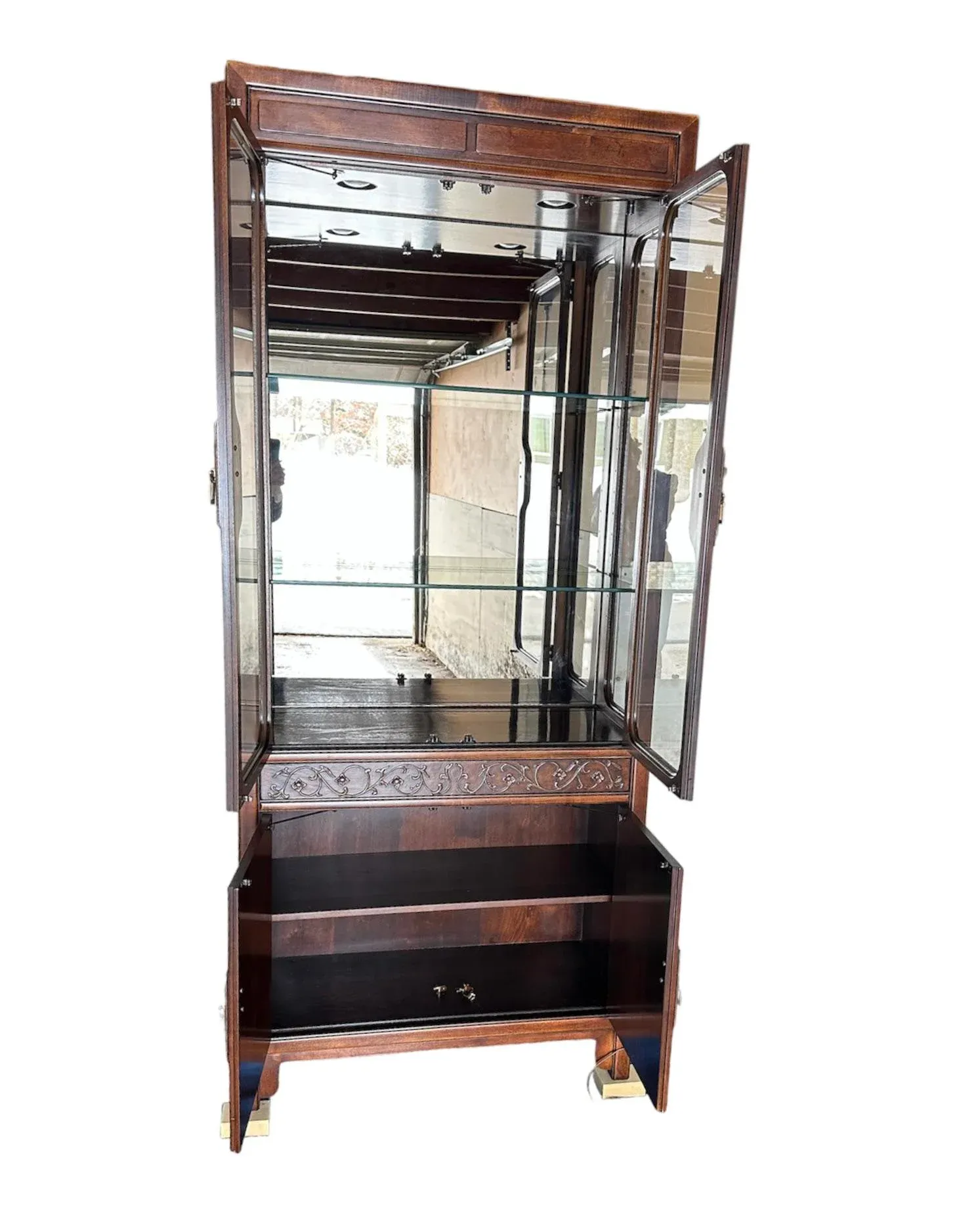 Henredon illuminated cabinet store