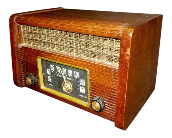 1946 General Electric Table Radio | Chairish