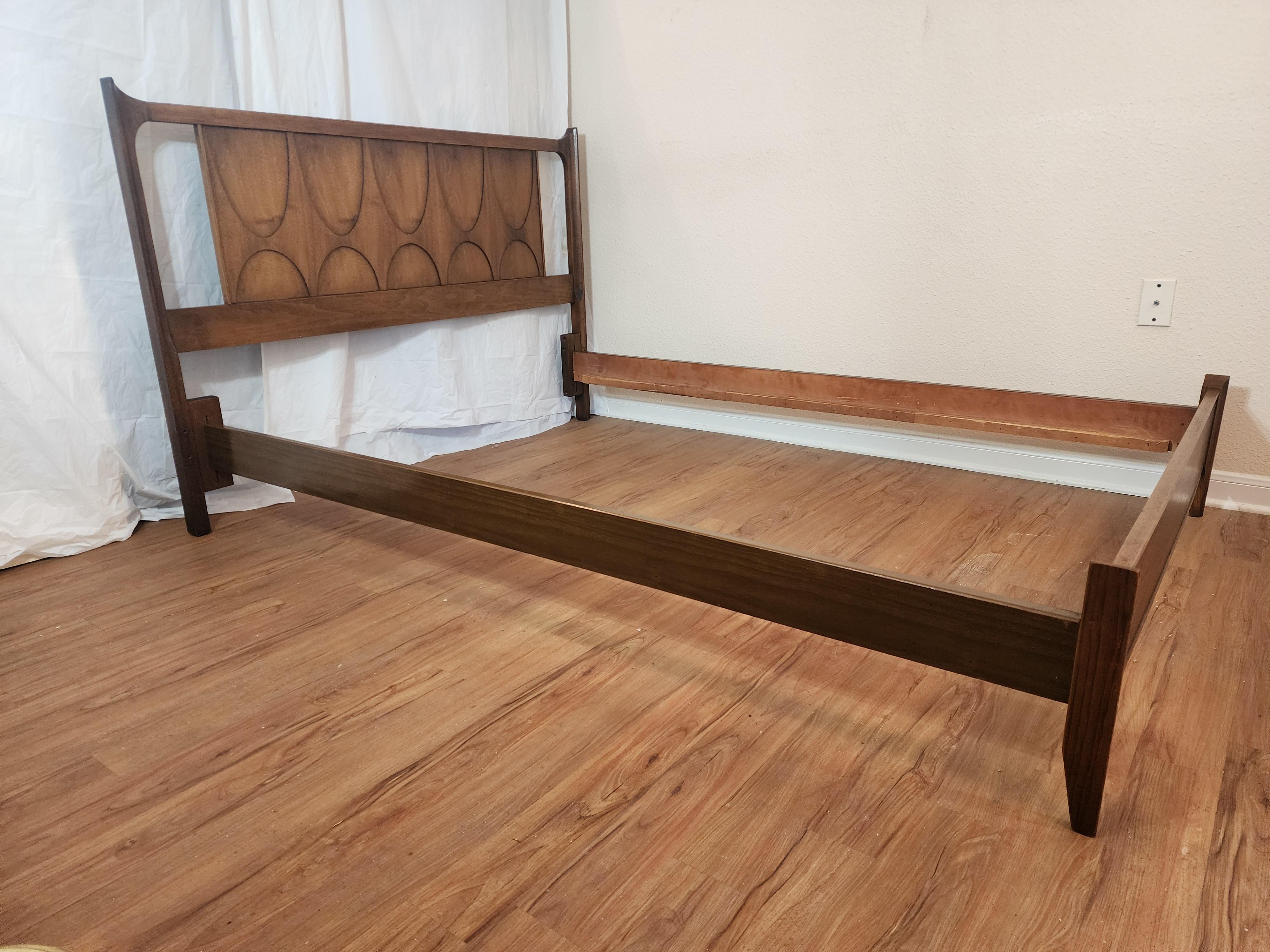 1965 Broyhill Brasilia Full Mid Century Modern Bed
