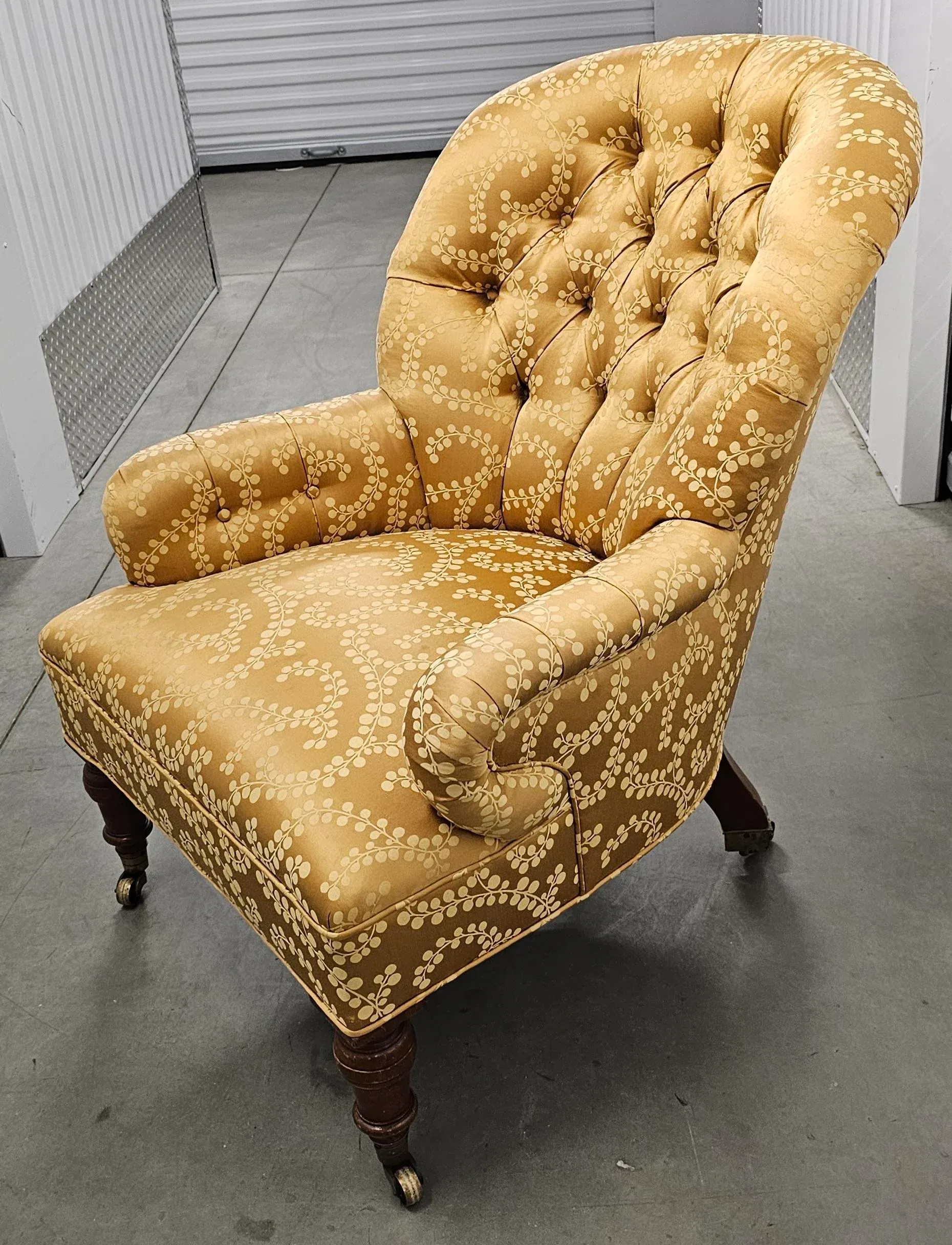 Mid 19th Century Victorian Mahogany Tufted Upholstered Slipper Chair