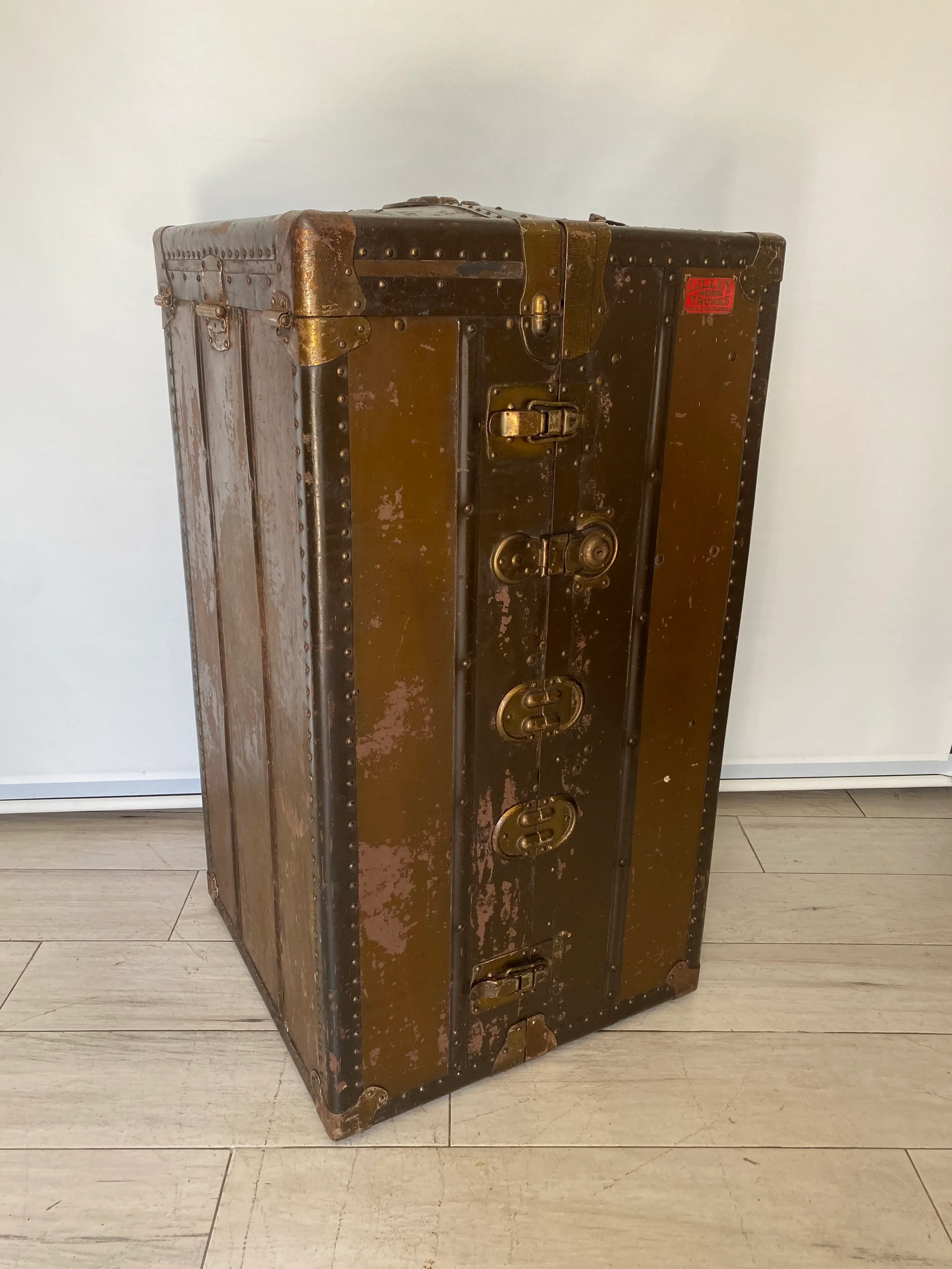 Antique Wardrobe Trunks Antique Steamer Trunk