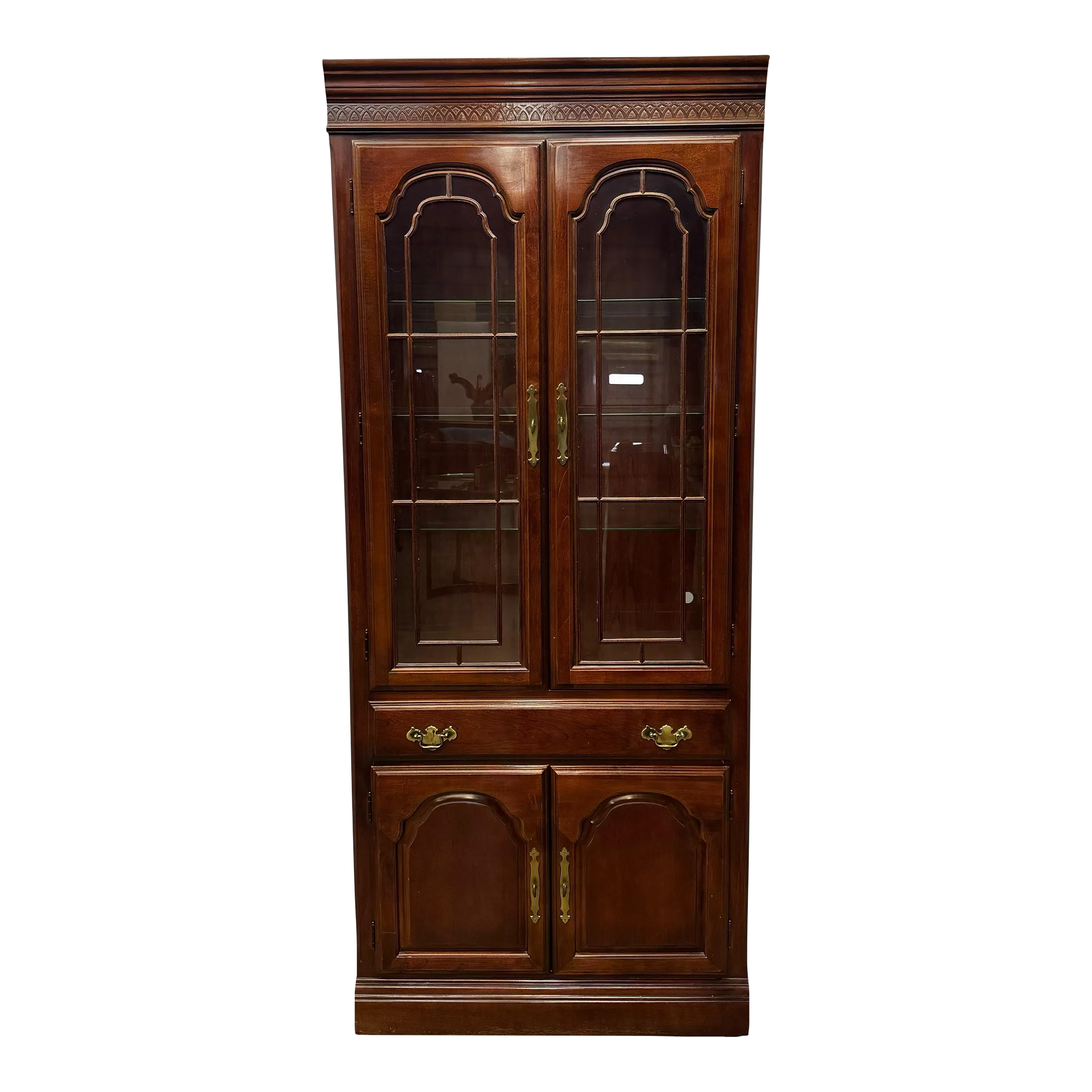 Vintage Bernhardt Traditional American Style Mahogany China / Display ...
