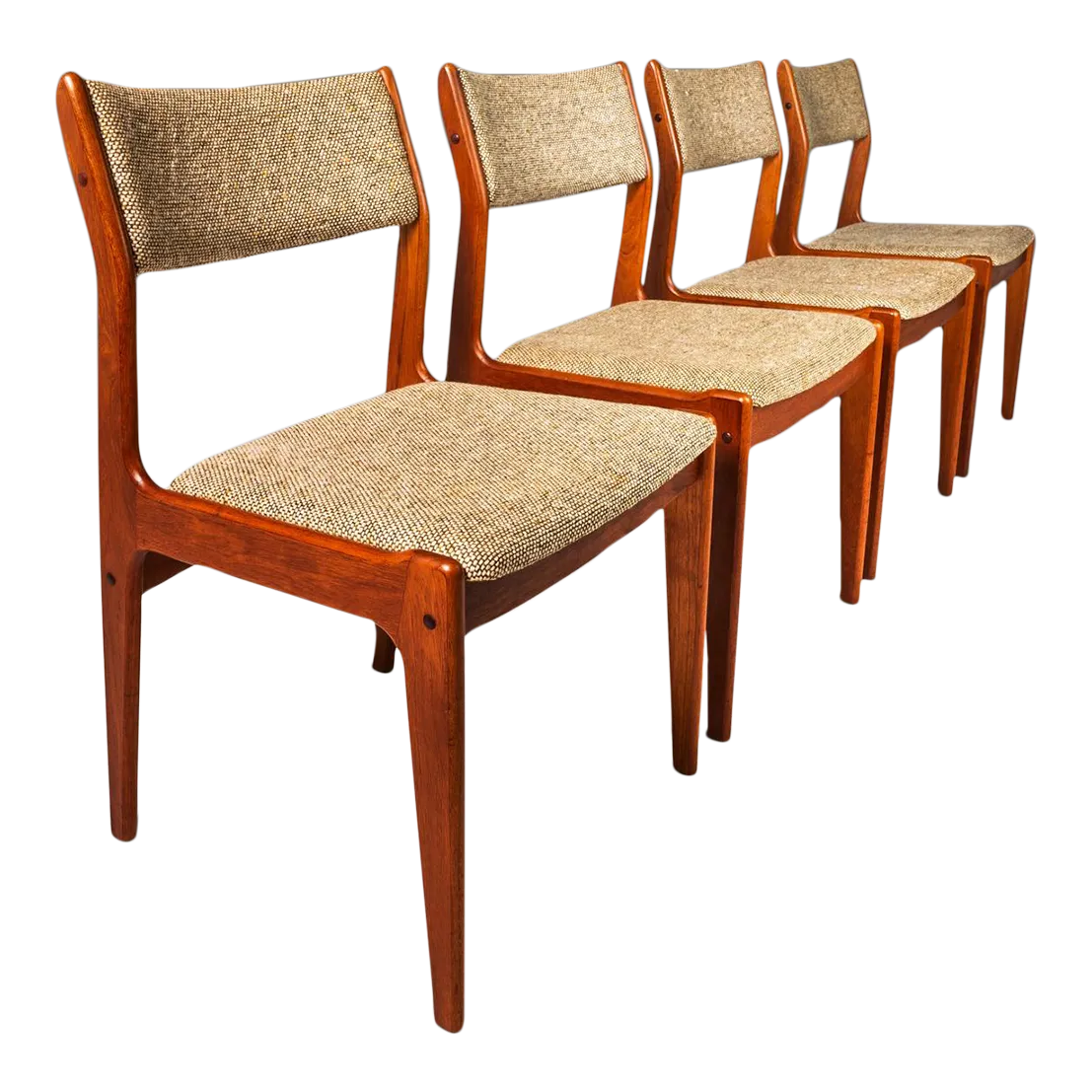 Set Of 4 Danish Mid Century Modern Dining Chairs In Solid Teak