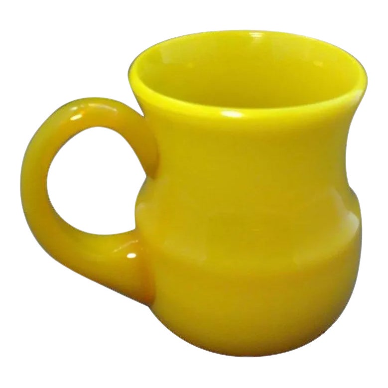 19th Century Chinese Canary Yellow or Egg Yolk Peking Glass Tankard Mug ...