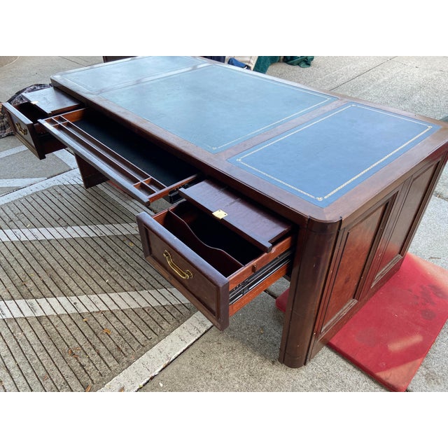 Alex Stuart Vintage Modern Inlaid Leather Mahogany Executive Desk ...