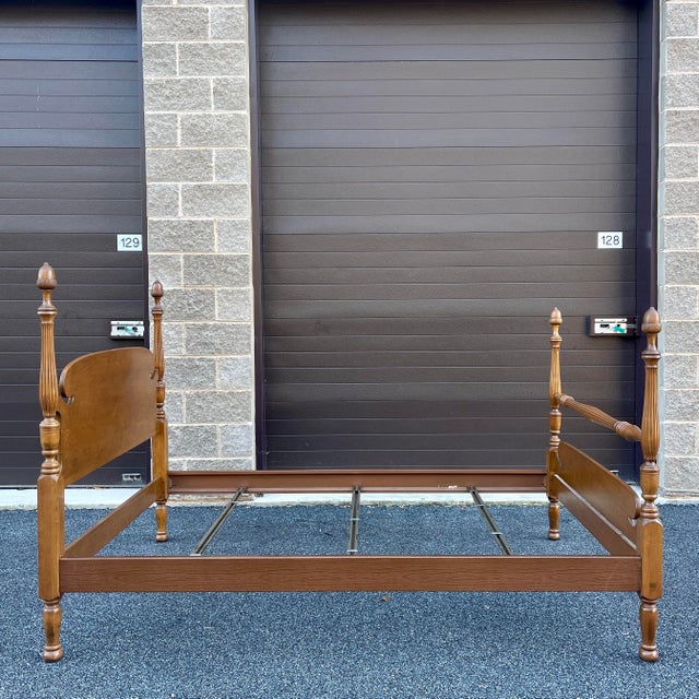 1960s Ethan Allen by Baumritter Heirloom Nutmeg Maple Full Size Acorn ...