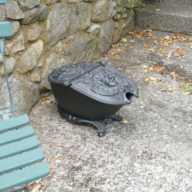 1970s Vintage Cast Iron Fireplace Coal Scuttle Ornate Face & Fleur De ...
