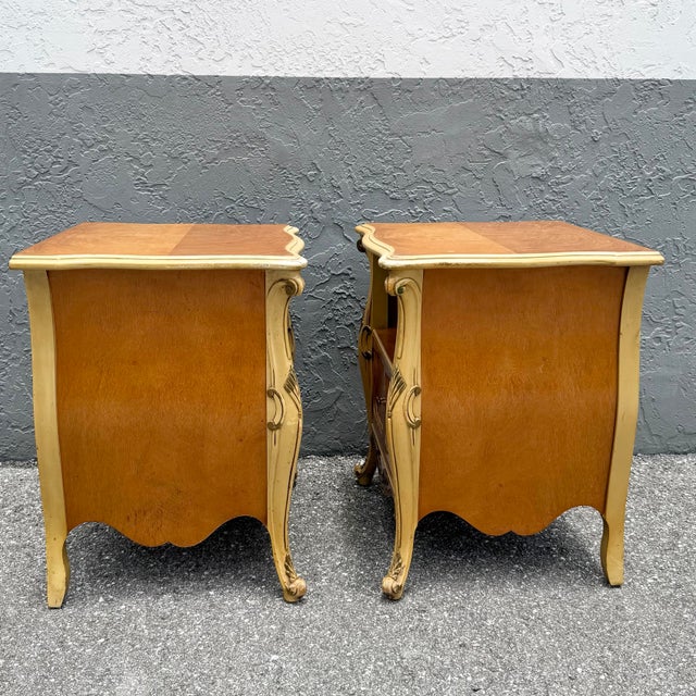 Vintage French Provincial Style Burl Wood Bombe Nightstands - A Pair ...