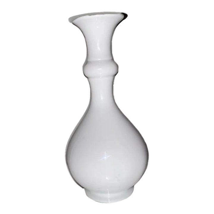 Meissen . Meissen Weifs White Porcelain Vase. Modernist Meissen White ...