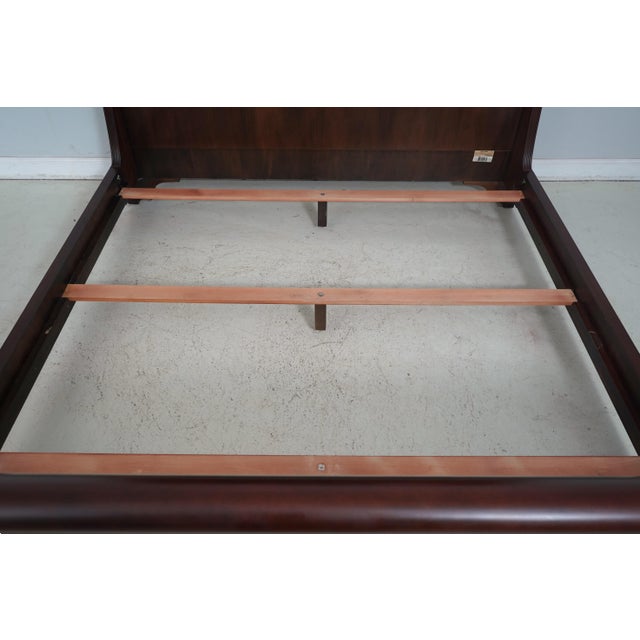 Henredon King Size Mahogany Sleigh Bed | Chairish