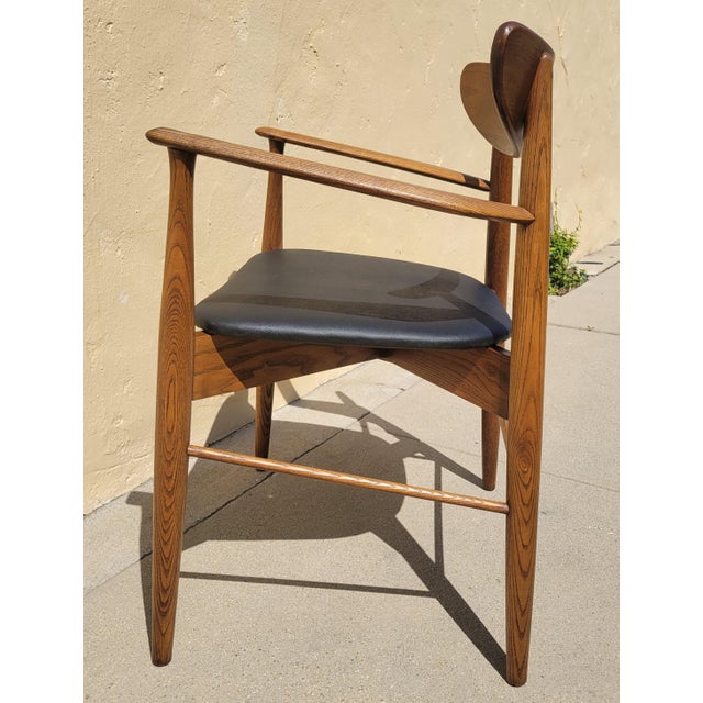 1960s Stanley Distinctive Mid Century Danish Accent Arm Chair | Chairish