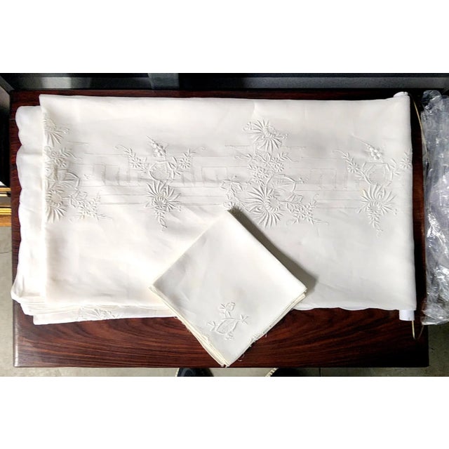 Beautiful Vintage Chinese Embroidered Fine Linen Tablecloth W/8 ...