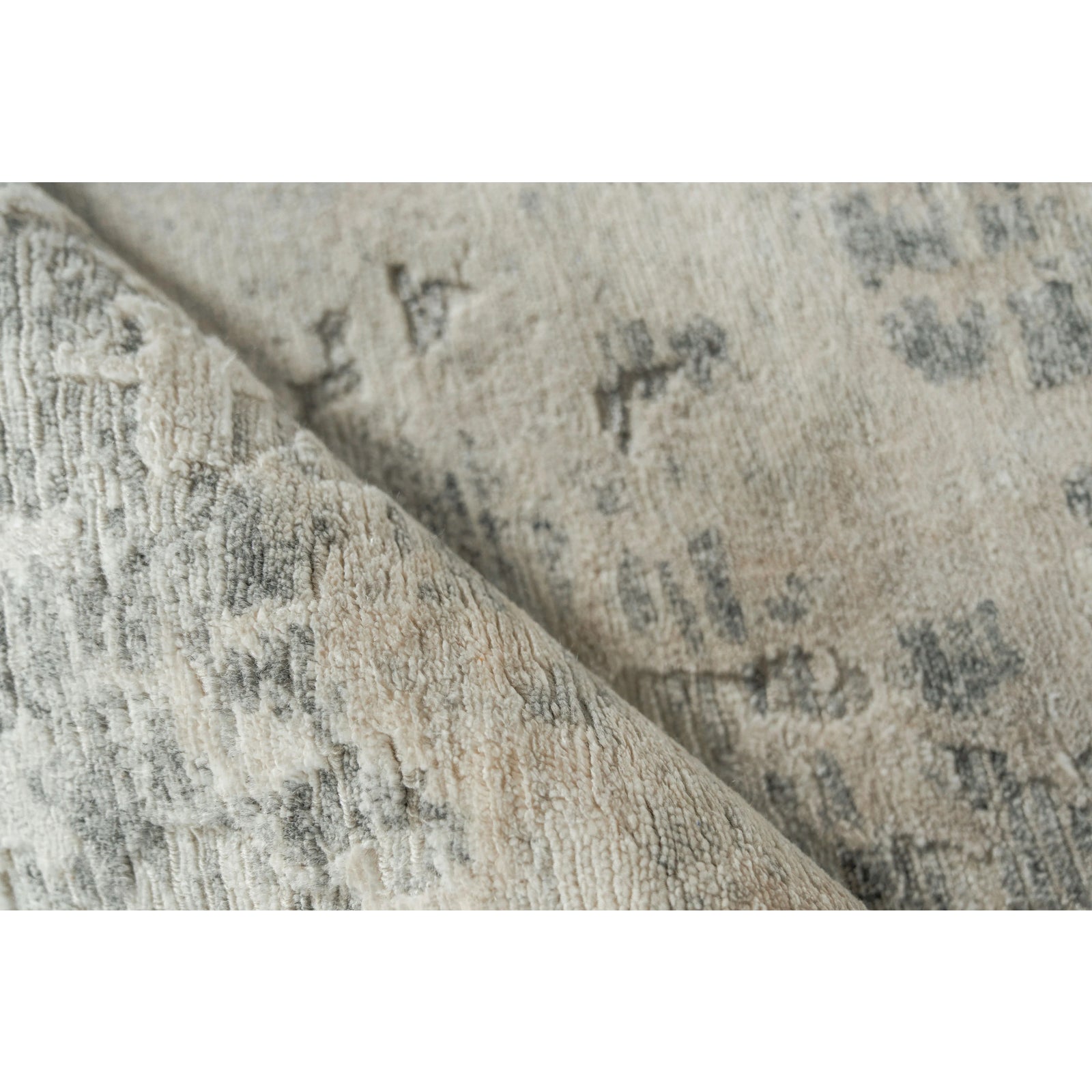 Exquisite Rugs Cosmo Hand-Knotted New Zealand Wool & Bamboo Silk White ...