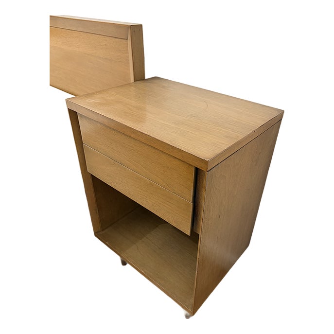 1950s John Stuart Mid-Century Modern End Table | Chairish