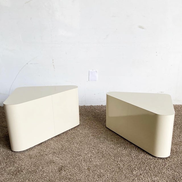Postmodern Cream Lacquer Laminate Triangular Nesting Side Tables | Chairish