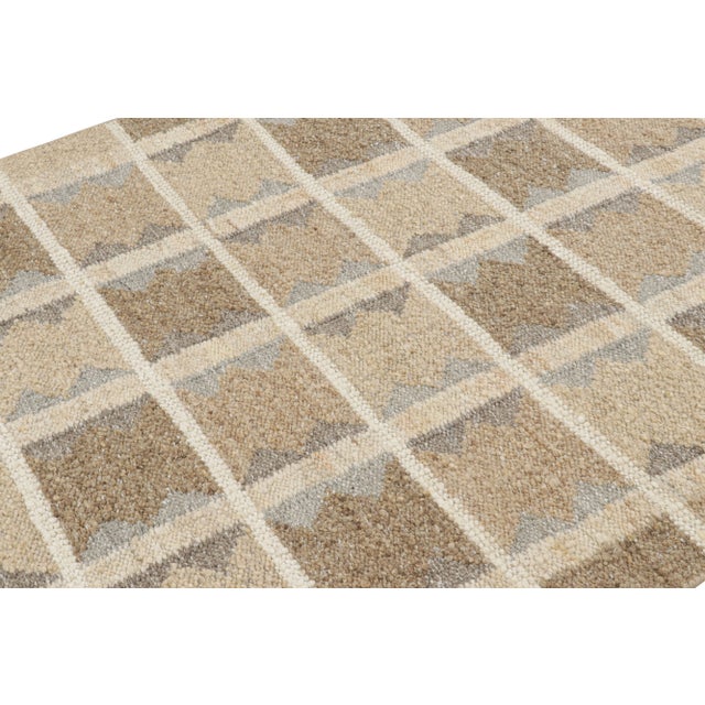 Rug & Kilim’s Scandinavian Style Rug in Beige-Brown Geometric Patterns ...