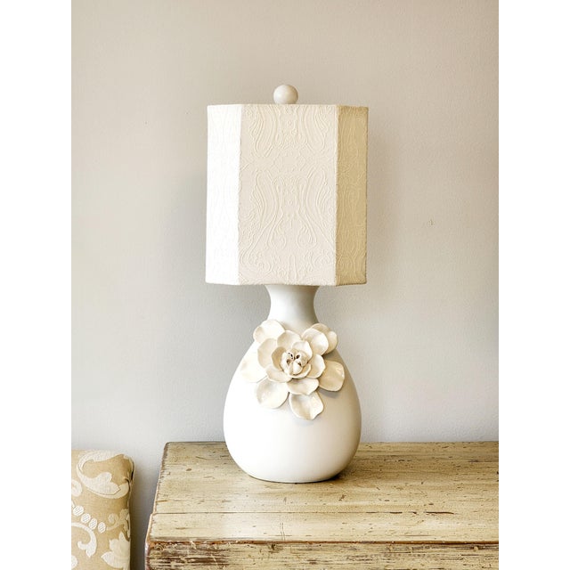 Vintage Magnolia Flower Ceramic Table Lamp | Chairish