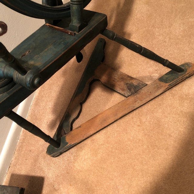 1900s Early American Spinning Wheel With Original Blue Paint | Chairish