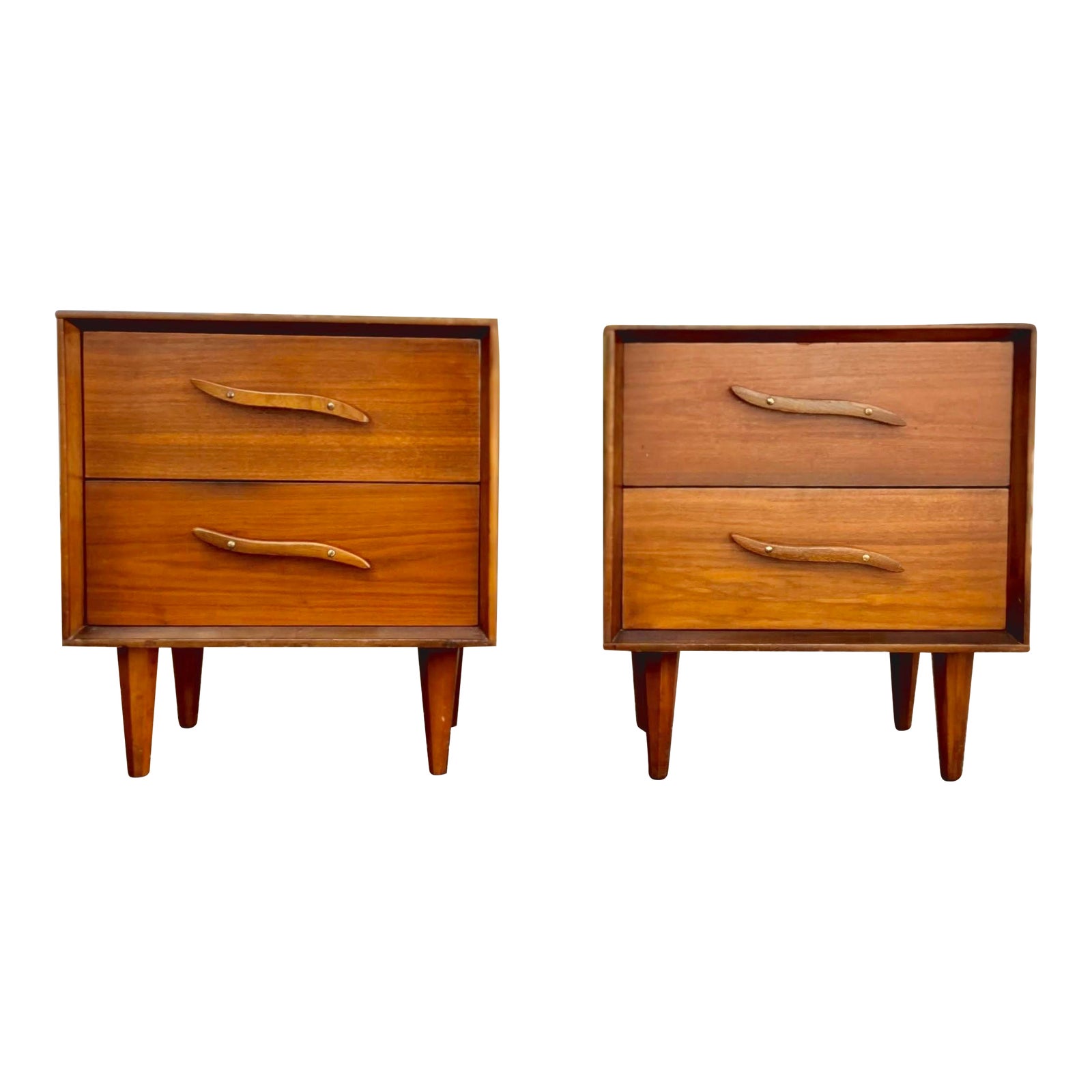 Mid-Century Modern Pair of Nightstands by Unagusta | Chairish