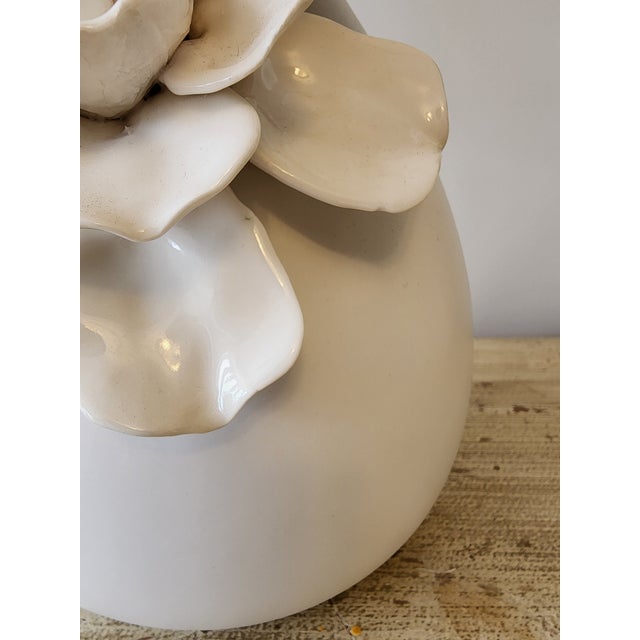 Vintage Magnolia Flower Ceramic Table Lamp | Chairish