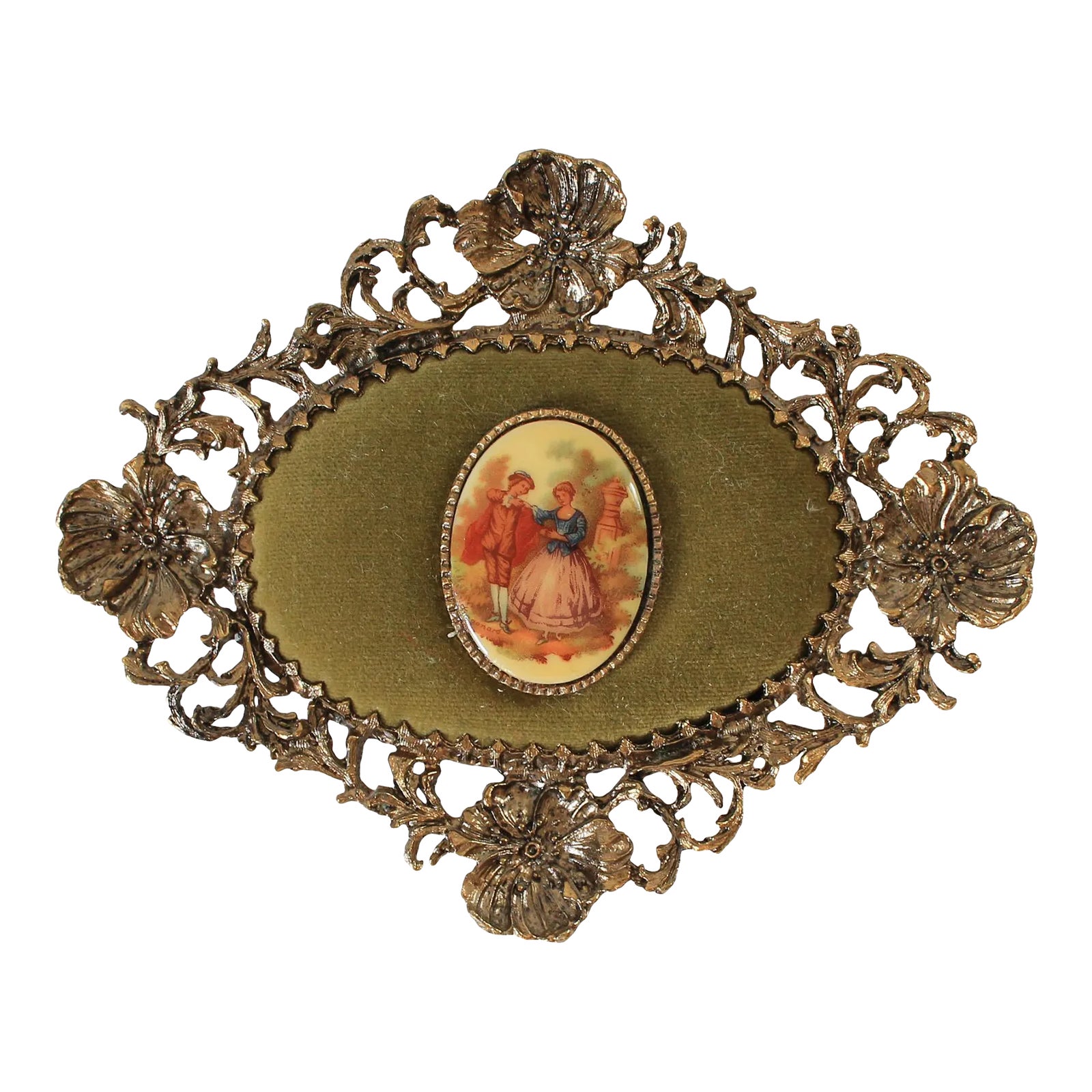 Victorian Medallion Wall Hanging | Chairish