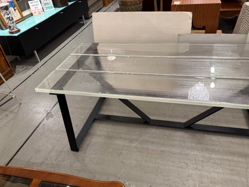 iceberg dining table