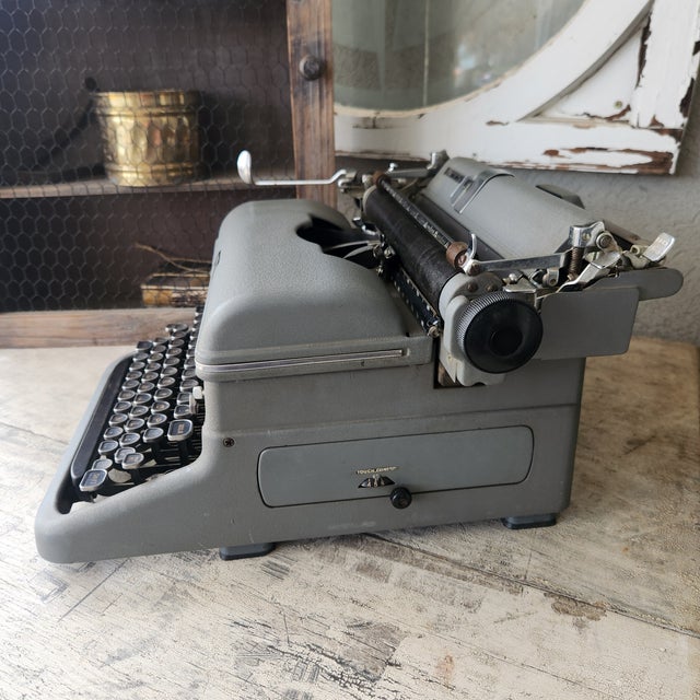 Vintage Royal Manual Typewriter in Gray Metal, Made in Usa | Chairish