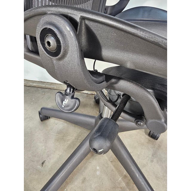 Herman Miller Aeron SIze B | Chairish