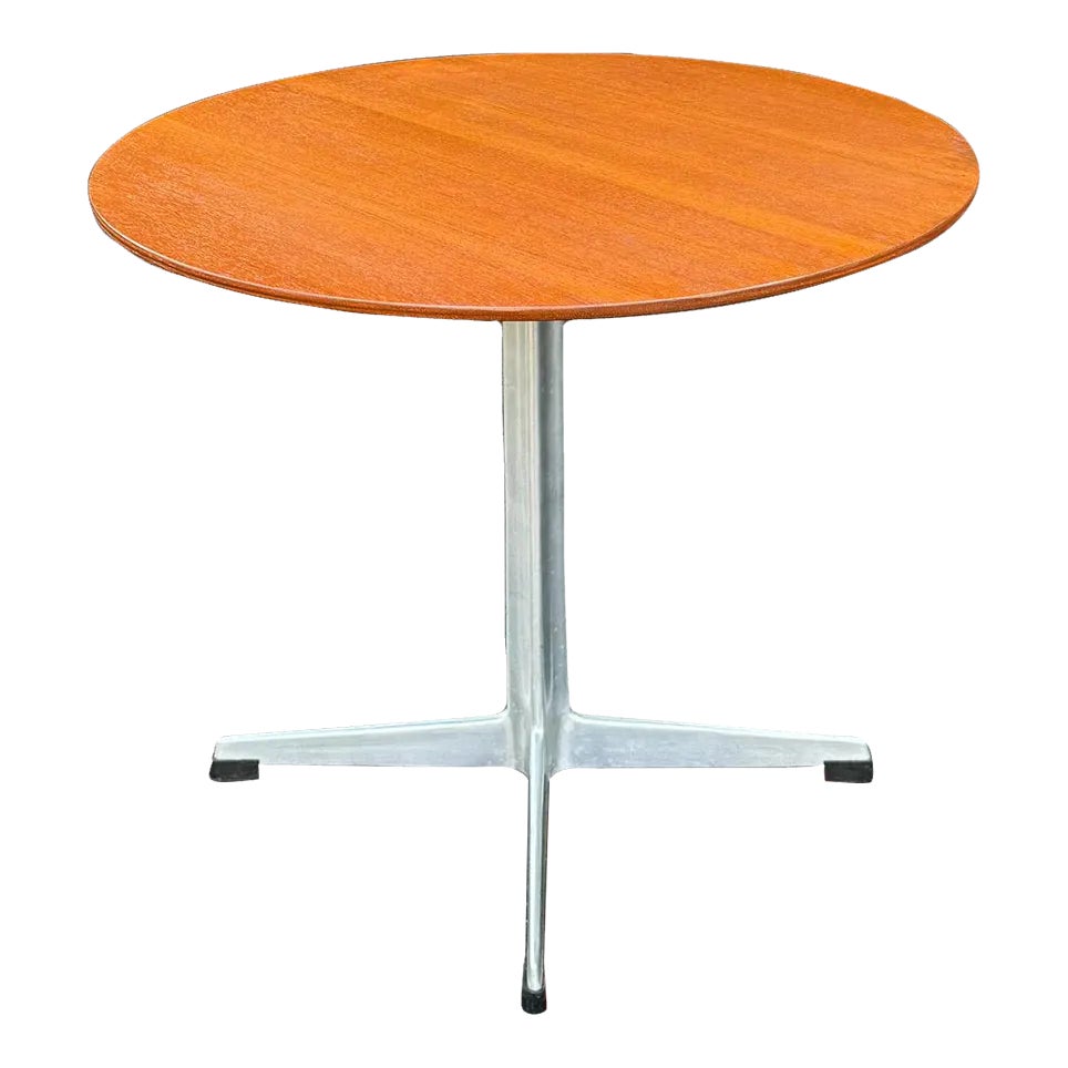 Arne Jacobsen Model 3514 Side Table for Fritz Hansen, Denmark, C.1965 ...