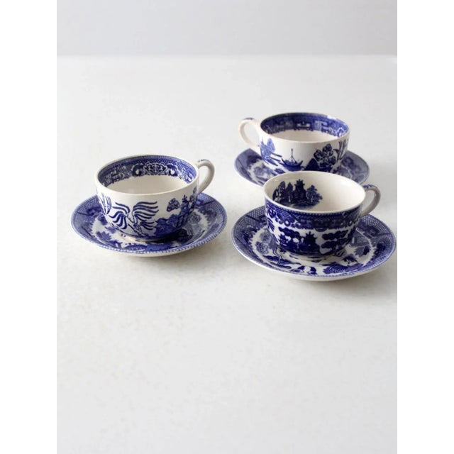 Vintage Blue Willow Tea Cups & Saucers - Service for 3 | Chairish