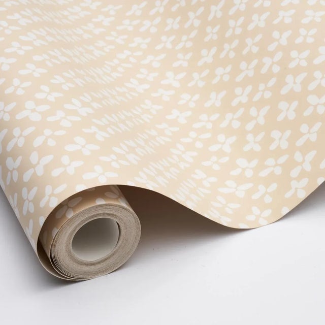 Sample - Schumacher Emerson Wallpaper in Ivory on Beige | Chairish