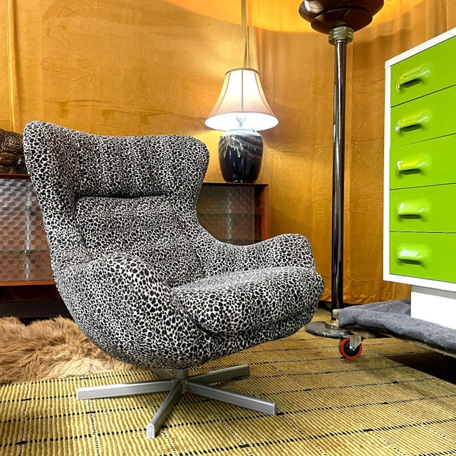 Pair of Vintage Fuzzy Leopard Arne Jacobsen Egg Chair Style Swivel ...