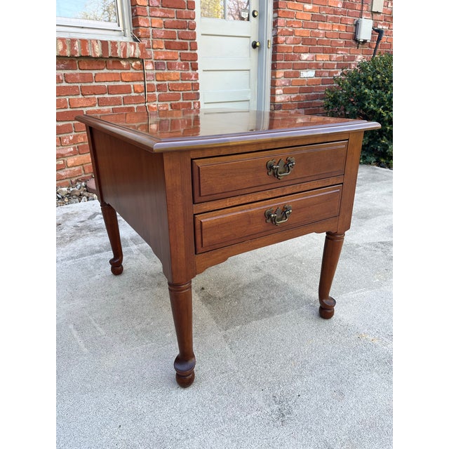1970s Davis Cabinet Co Queen Anne Cherry Side Table | Chairish