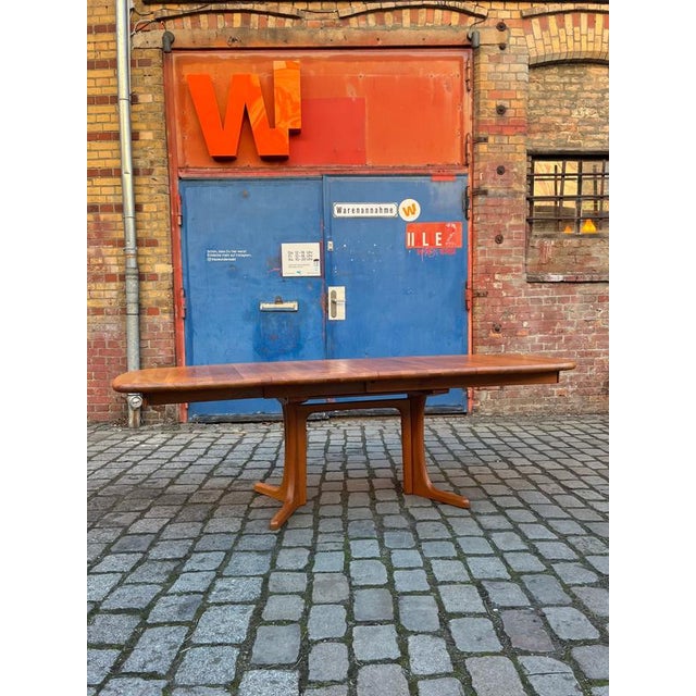 Extendable Teak Dining Table with Integrated Compartment for Tabletops ...