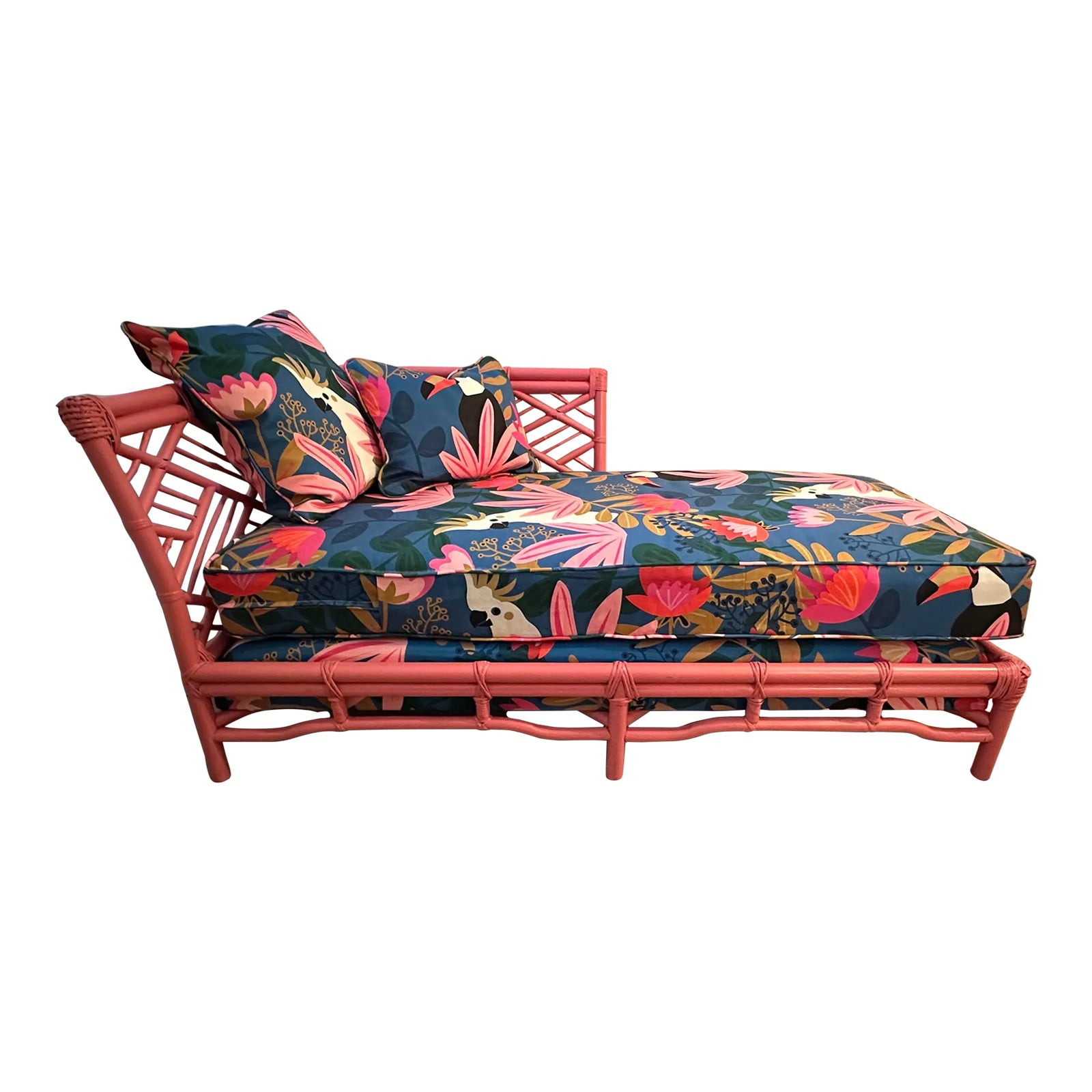 Vintage Bamboo Chinese Chippendale Chaise Lounge With Parrots | Chairish