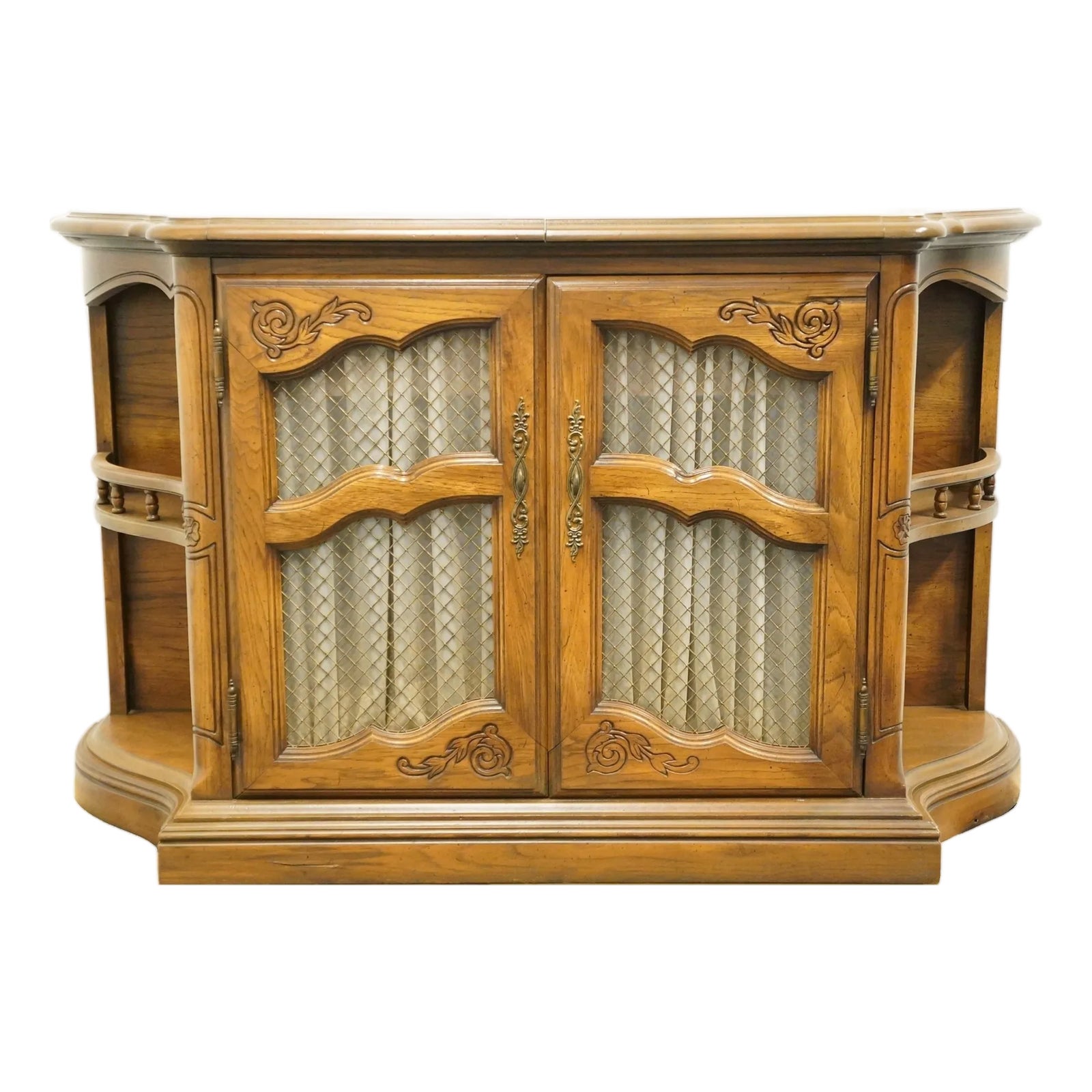 Hibriten Furniture Lenoir, Nc Country French Regency 60" Flip-Top ...