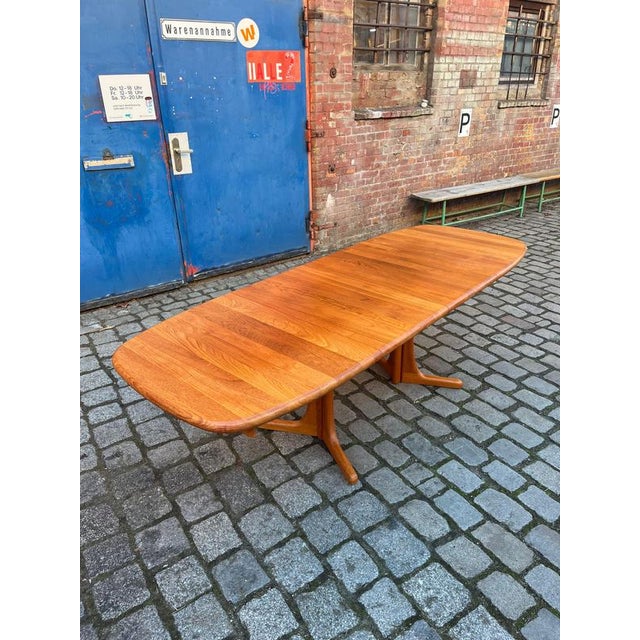 Extendable Teak Dining Table with Integrated Compartment for Tabletops ...