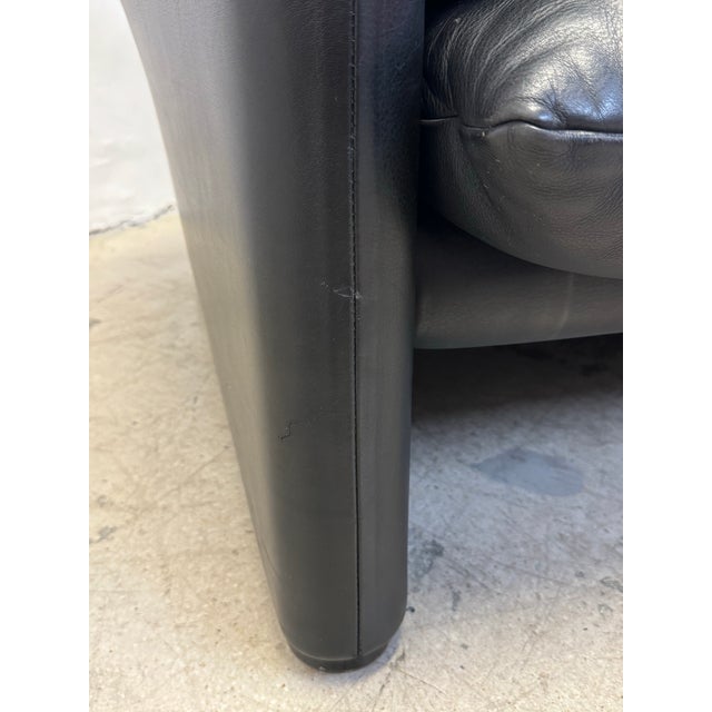 Vico Magistretti Maralunga Black Leather Lounge Chair For Cassina