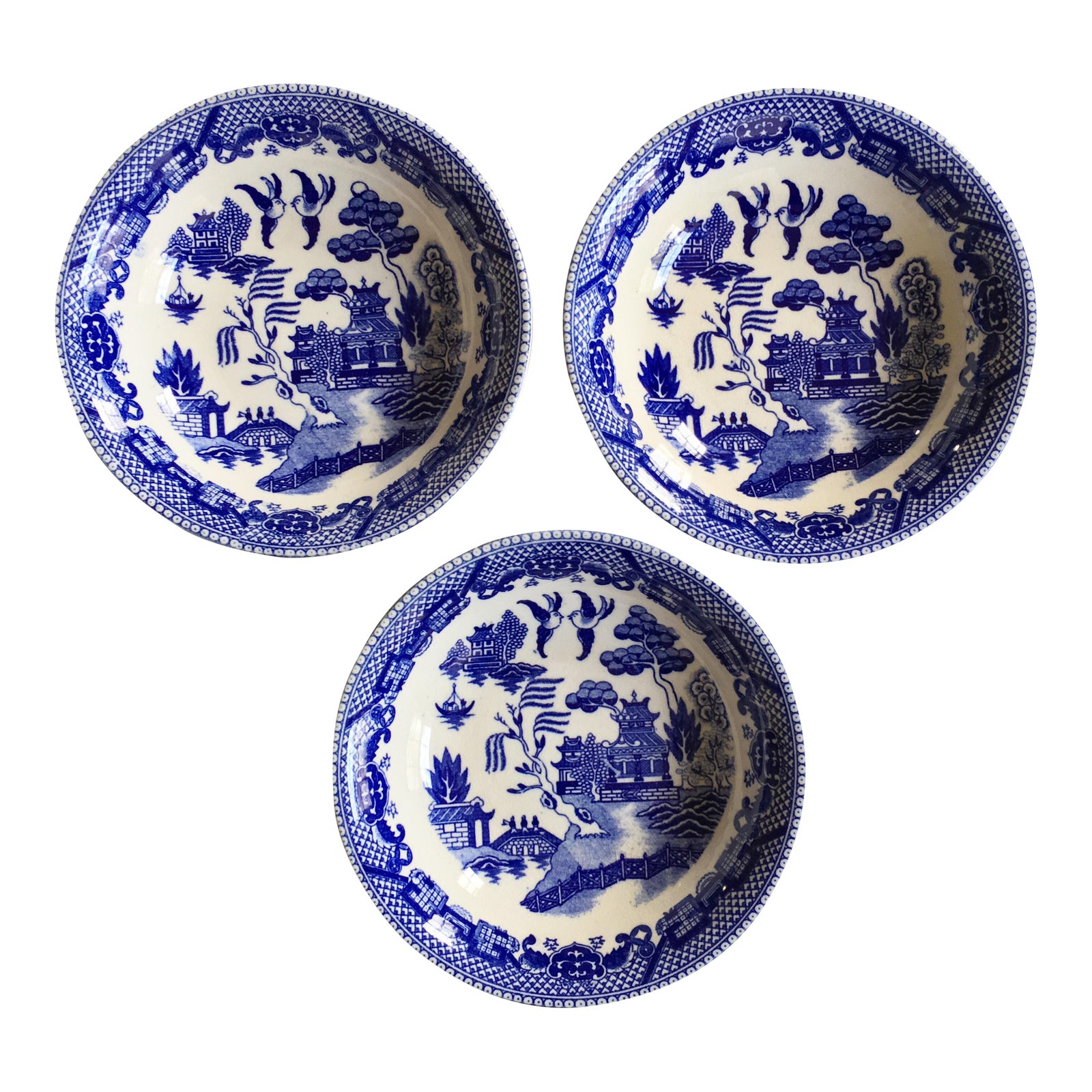 Antique "Blue Willow" Pattern Bowls - Set of 3 | Chairish