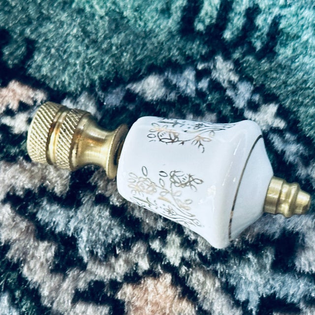 Vintage Gold Decorated Ivory Porcelain and Brass Lamp Finial From Japan ...