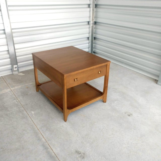 Mid 20th Century Broyhill Brasilla Mid-Century Walnut End Table | Chairish