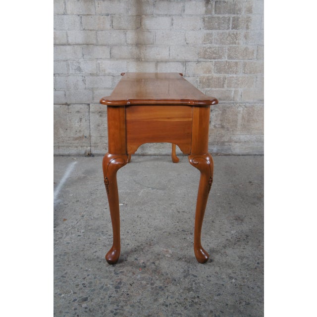 1980s Harden Queen Anne Style Solid Cherry Sofa Console Table with Stools - Set of 3 | Chairish