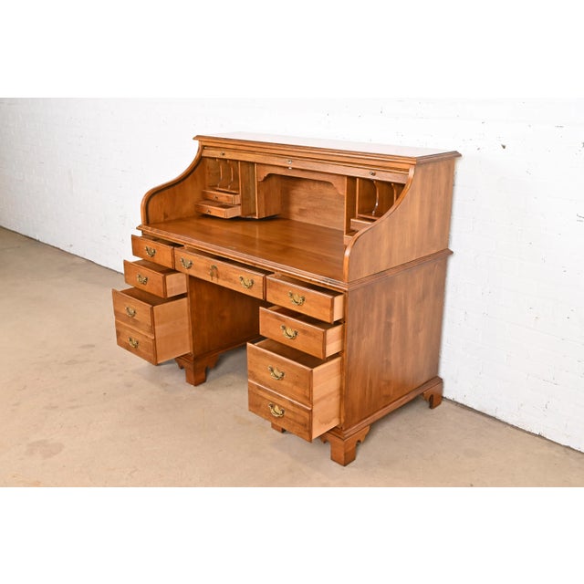 Ethan Allen American Colonial Solid Maple Roll Top Desk Tables